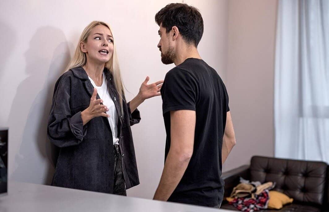 15 Warning Signs You Shouldn't Marry Him Even If You Love Him | Moments ...