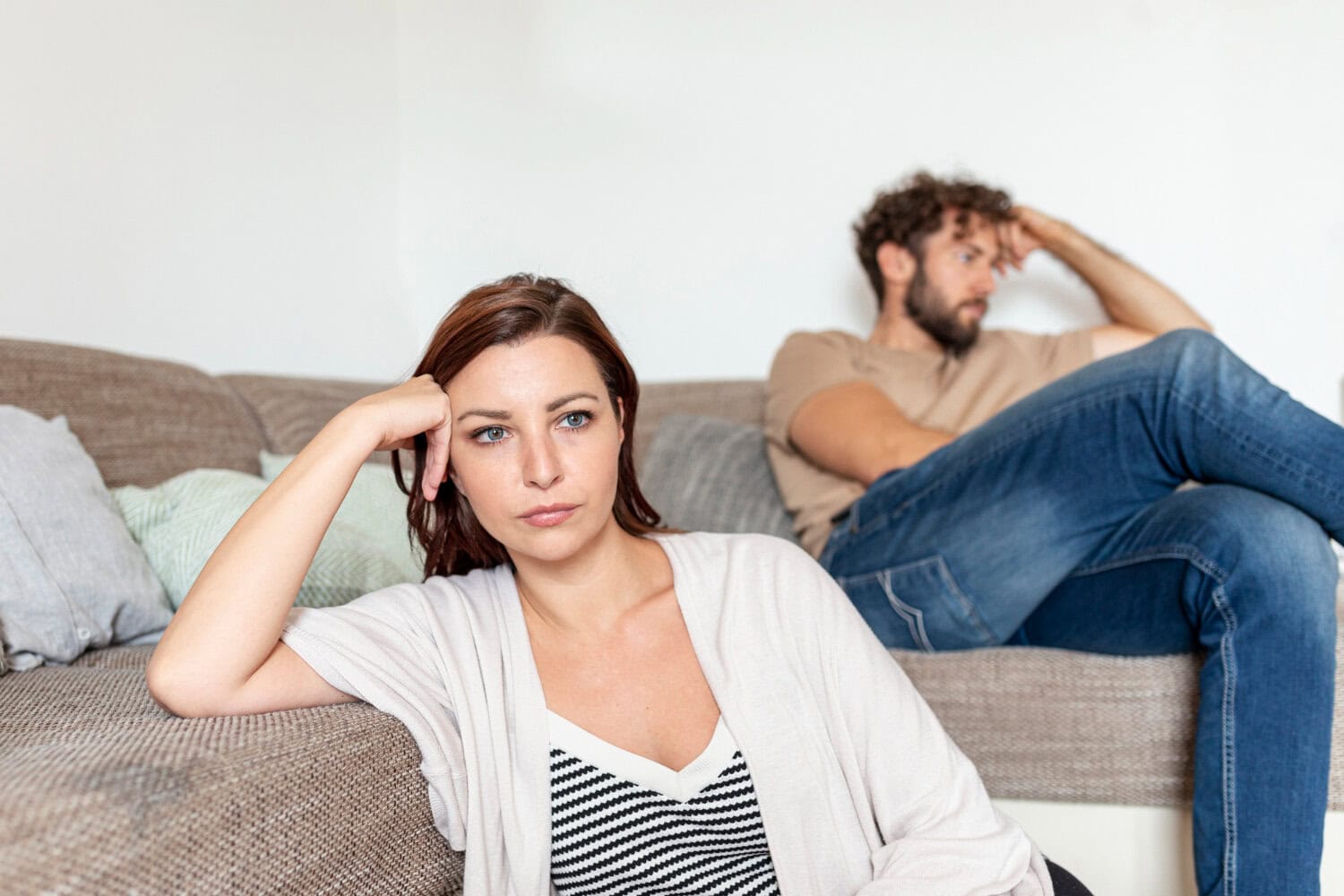 10 Unmistakable Signs Of A Useless Boyfriend | Moments With Jenny